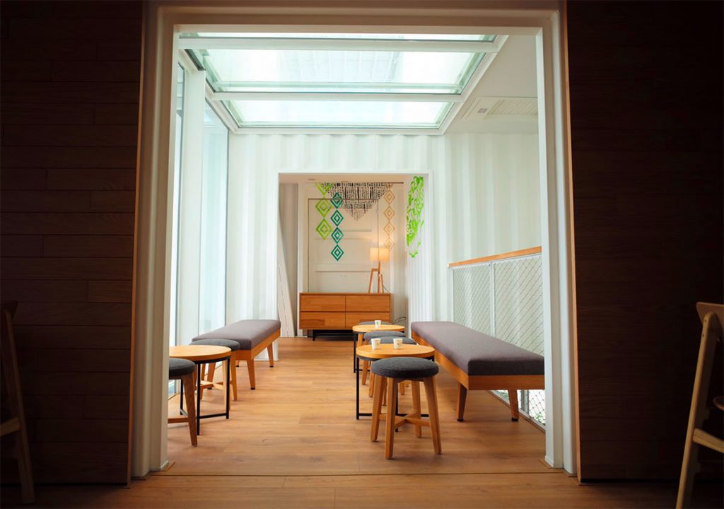 Starbucks Shipping Containers Drive-Thru - InBox Projects